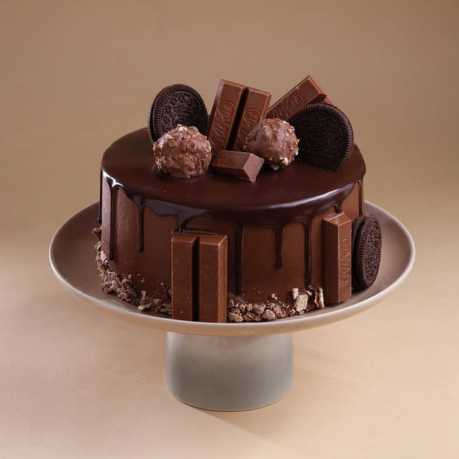 Buy Crunchy Choco KitKat Cake Online - Order Now