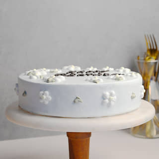 Birthday Cakes For Her @ 499 | Order Cake Online For Women