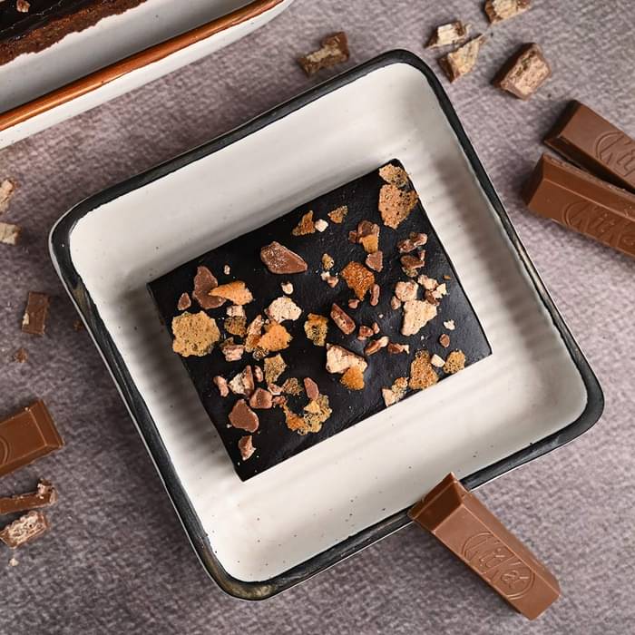 KitKat Cake Online | Order Fresh KitKat Cakes Now