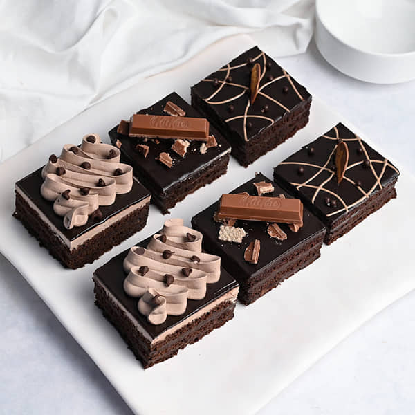 KitKat Cake Online | Order Fresh KitKat Cakes Now