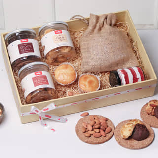Bakery Gift Baskets | Bakery Hampers by Best Bakery Shop Near You