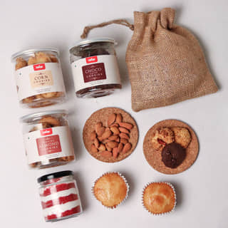 Bakery Gift Baskets | Bakery Hampers by Best Bakery Shop Near You