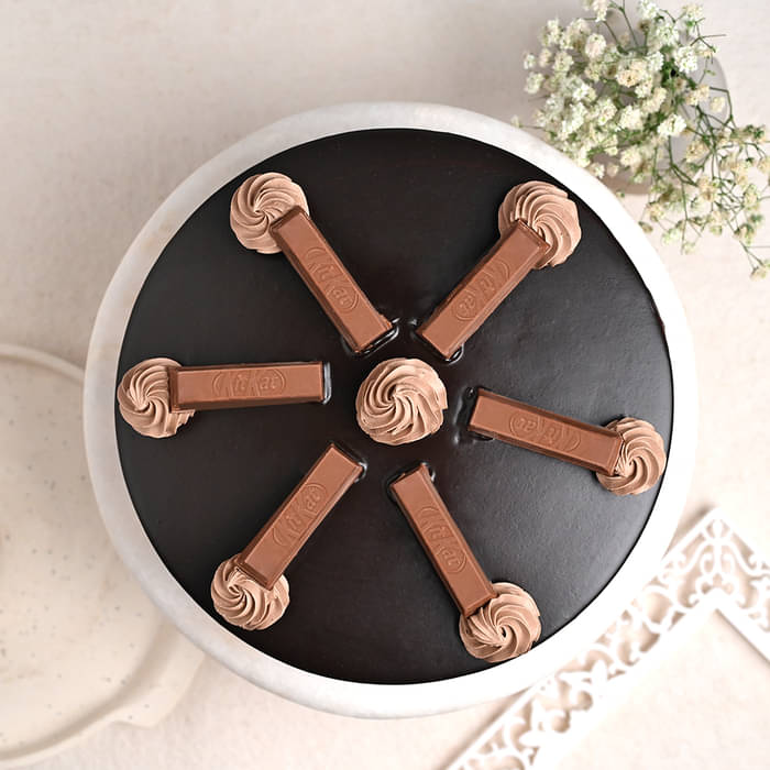 KitKat Cake Online | Order Fresh KitKat Cakes Now