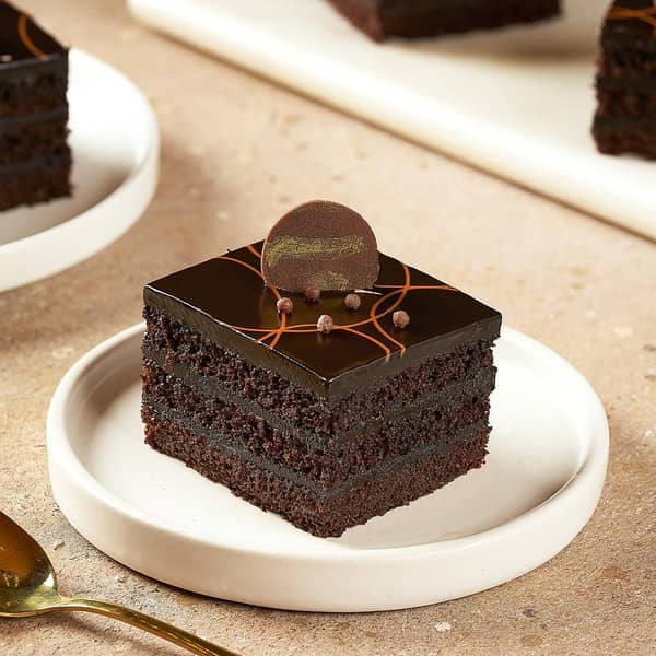 Chocolate Pastry | Order Chocolate Pastries Online at Best Price